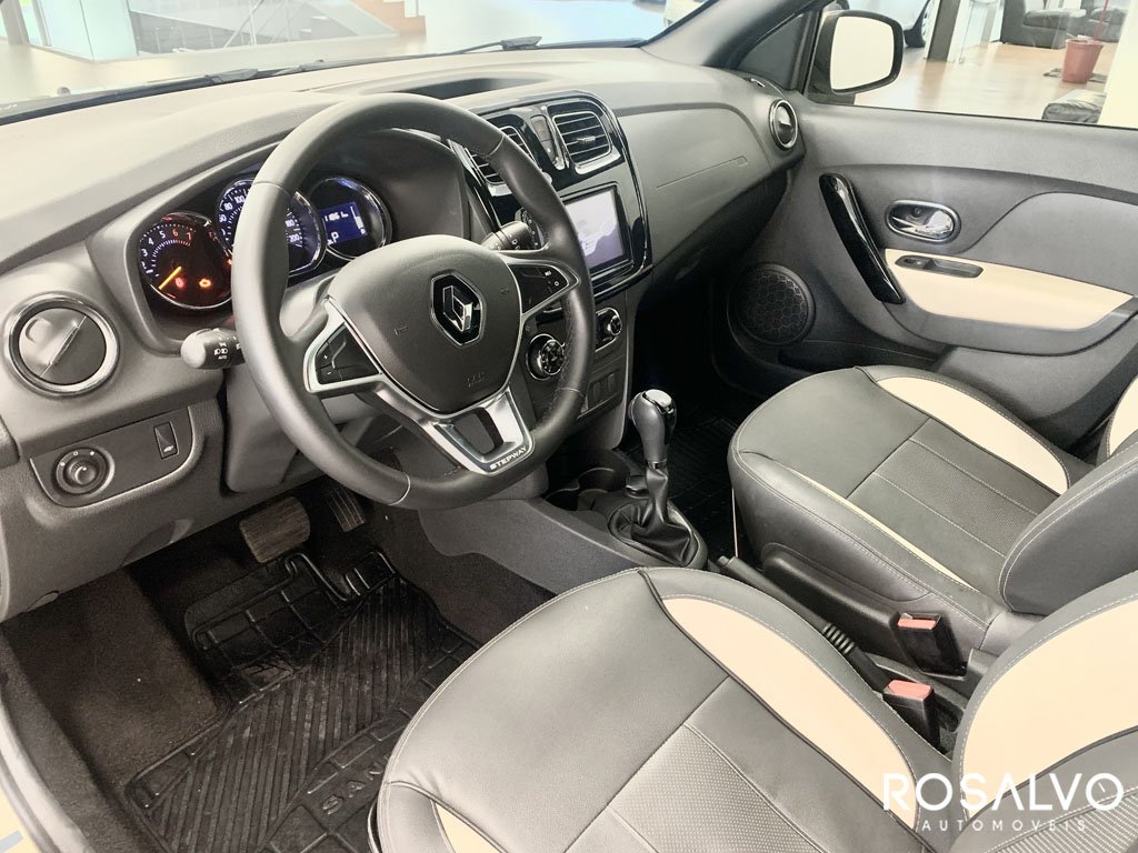 Renault - Sandero Stepway Automático