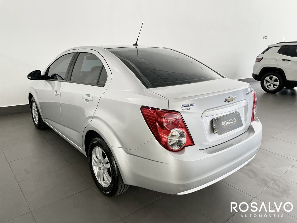 Chevrolet - Sonic LT Sedan Automático